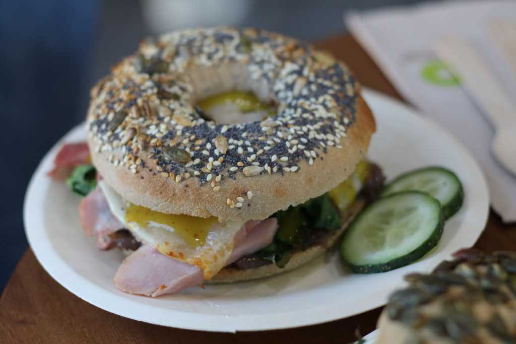 Hello Bagel o comer fastfood sana. - Mavitrapos